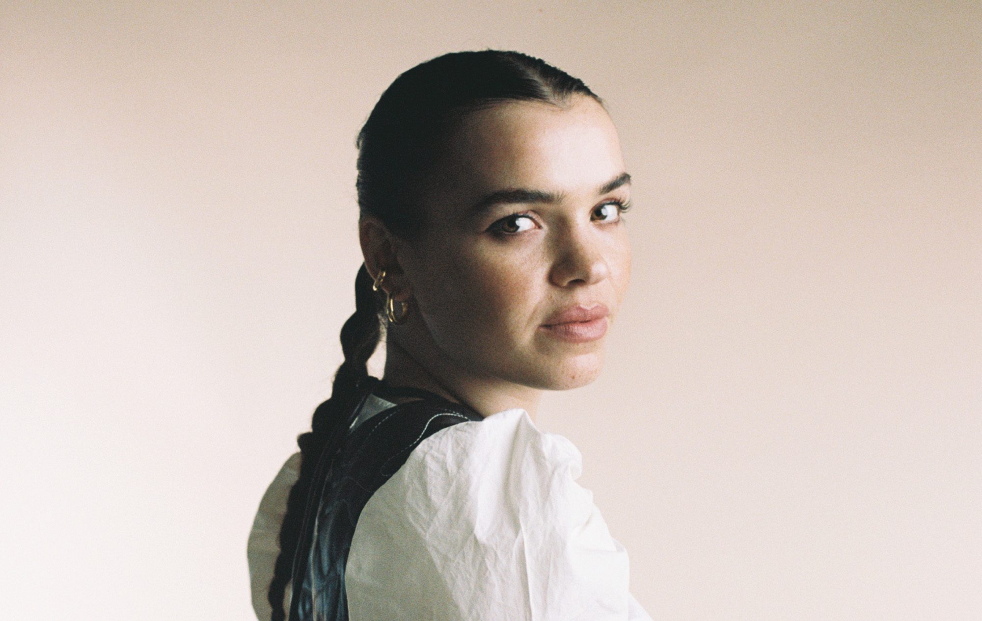 Ung popstjerne forsvandt helt ud af rampelyset: Nu udgiver hun ...