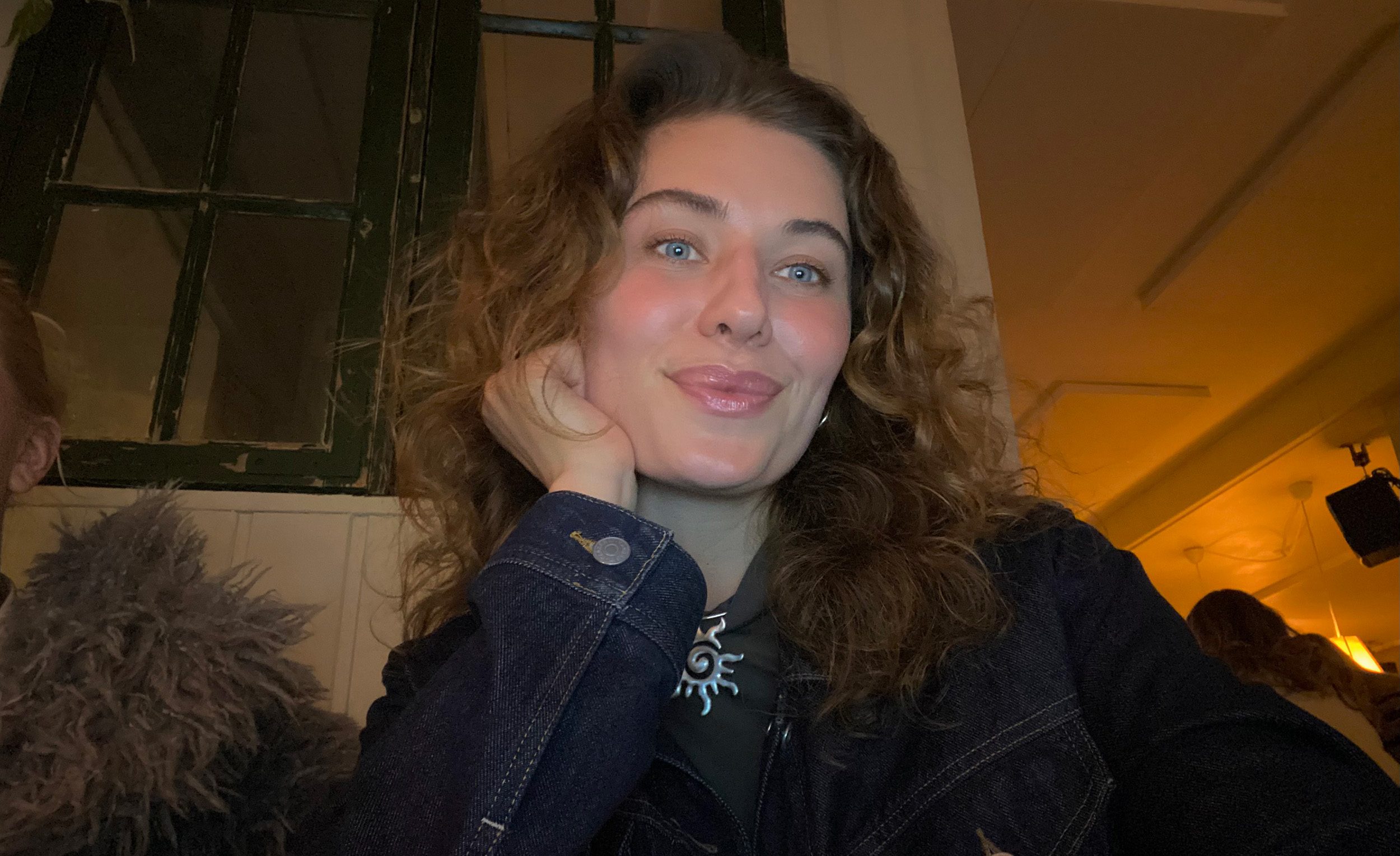 Postkort fra en kaffebar på Nørrebro: ”Hvordan glemmer man hjertesorg?"